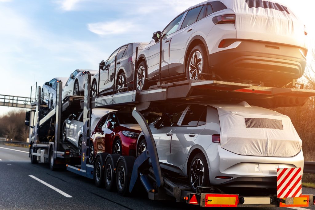 What Is A Tri-Axle Truck & Trailer | Why Use It Pros & Cons